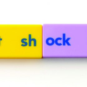 Learning Resources Phonics Dominoes - Blends & Digraphs - WordUnited