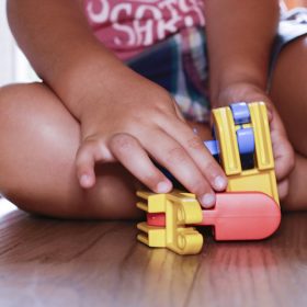 Clack Construction Set with Bucket (52 Pieces) - WordUnited